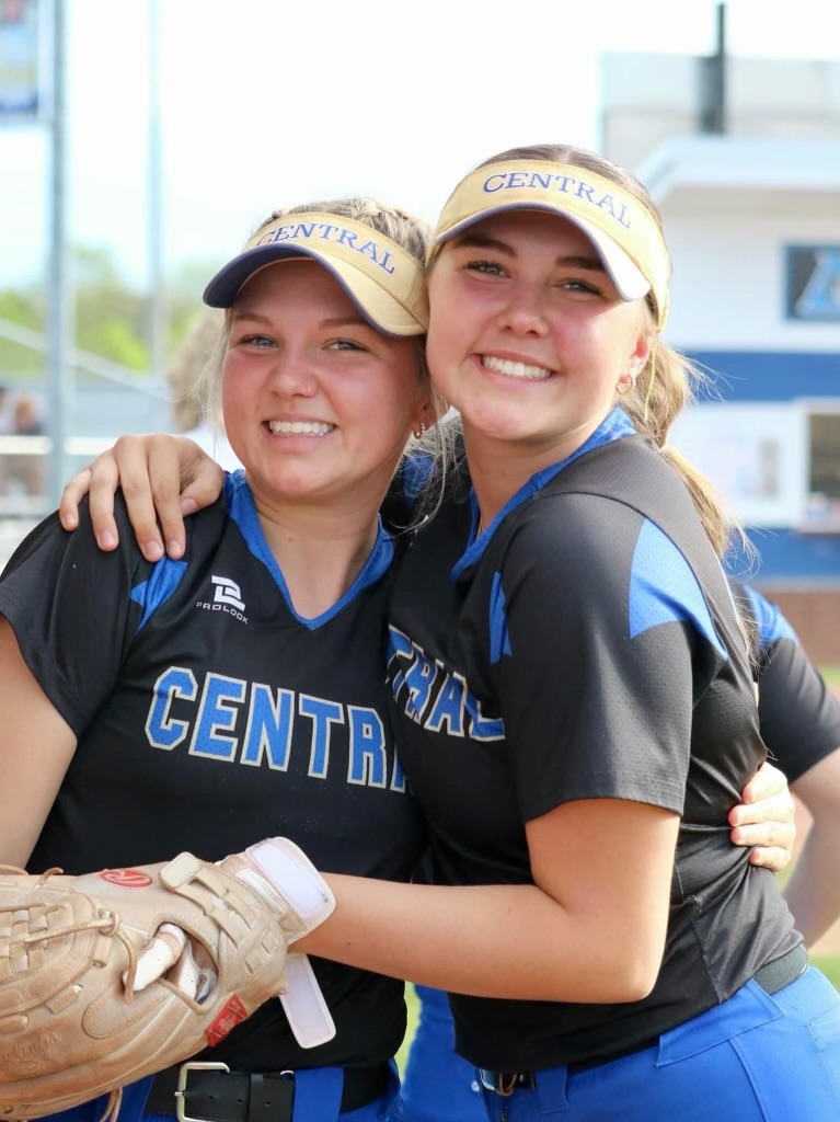 April Standout Players of the Month- Chloe and Kristen Smith | TN Prep ...